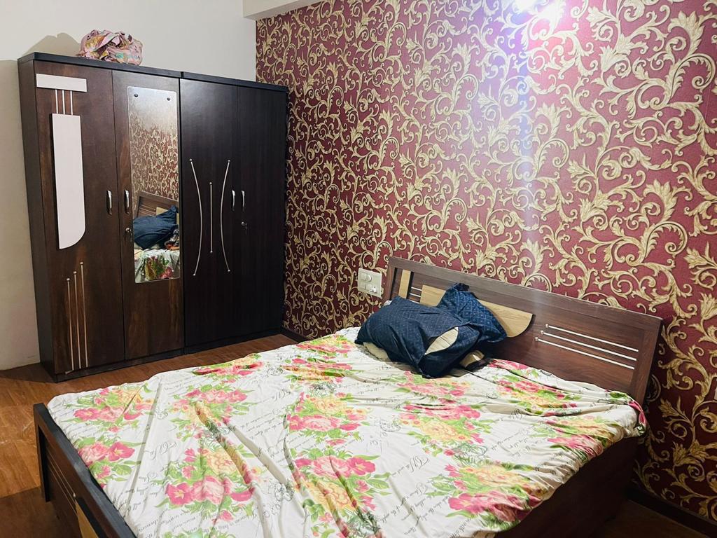 Rental 3 Bedroom 1755 Sq.Ft. Apartment in Bodakdev Ahmedabad - 7562803
