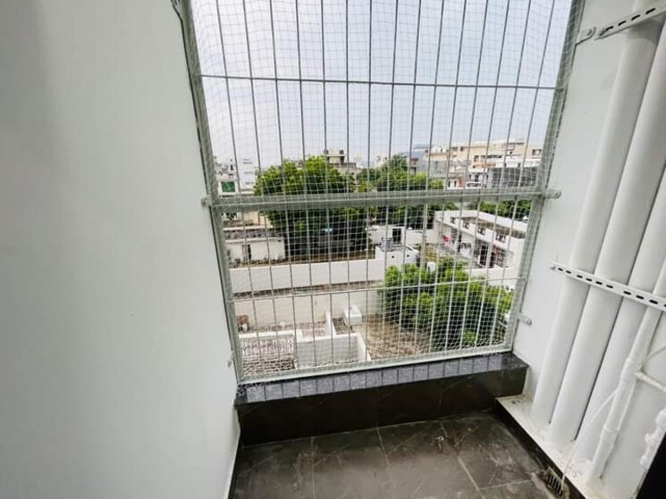 Rental 2 Bedroom 900 Sq.Ft. Builder Floor in Supertech Supernova ...