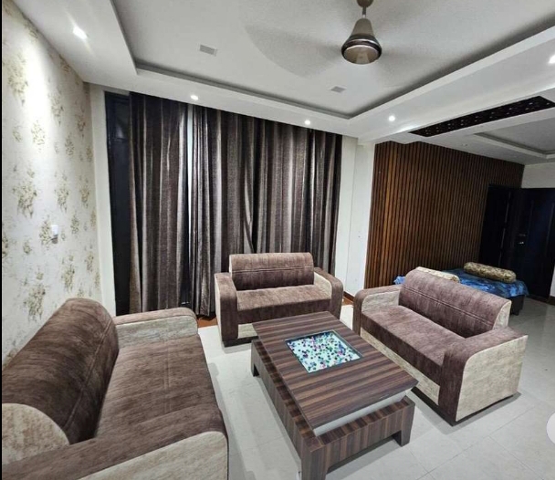 Rental 2 Bedroom 1270 Sq.Ft. Apartment in Vip Road Zirakpur - 7575999