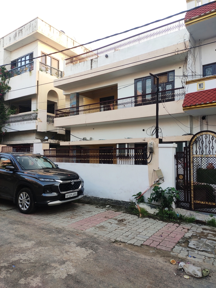 Resale 6+ Bedroom 2105 Sq.Ft. Independent House in Aliganj Lucknow ...