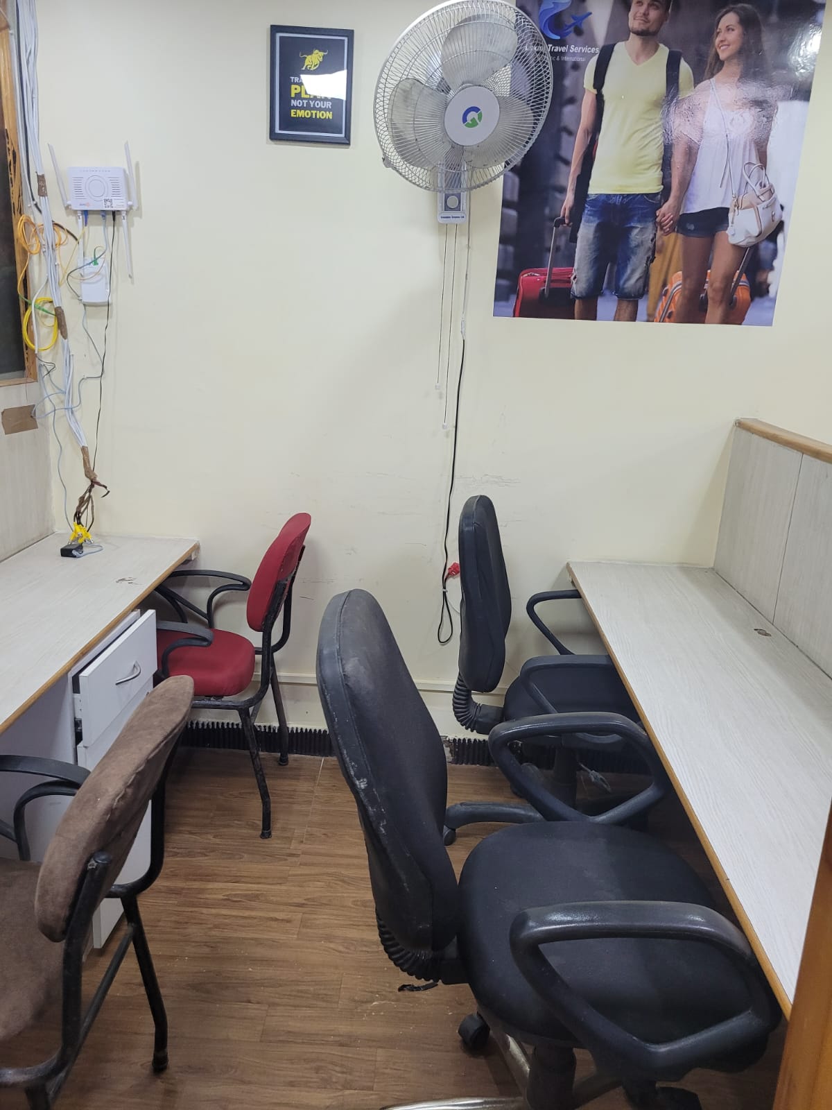 Rental Commercial Office Space 225 Sq.Ft. in Galaxy Blue Sapphire Plaza ...