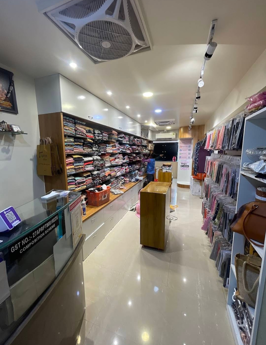Rental Commercial Shop 600 Sq.Ft. in Santacruz East Mumbai - 7692493