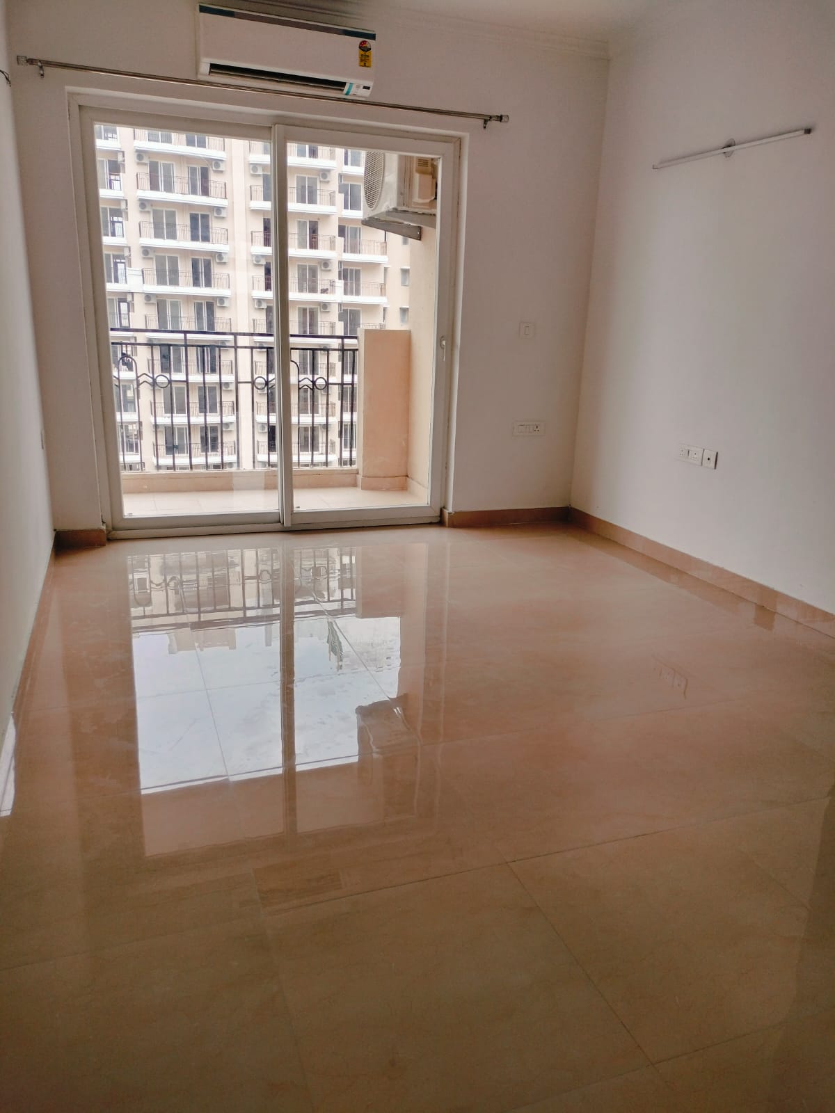 Resale 2 Bedroom 890 Sq.Ft. Apartment in BPTP Park Grandeura, Sector 82 ...