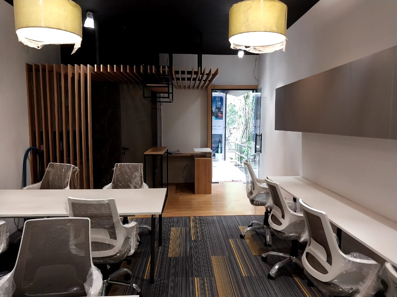 Resale Commercial Office Space 1100 Sq.Ft. in One Platinum, Cbd Belapur ...