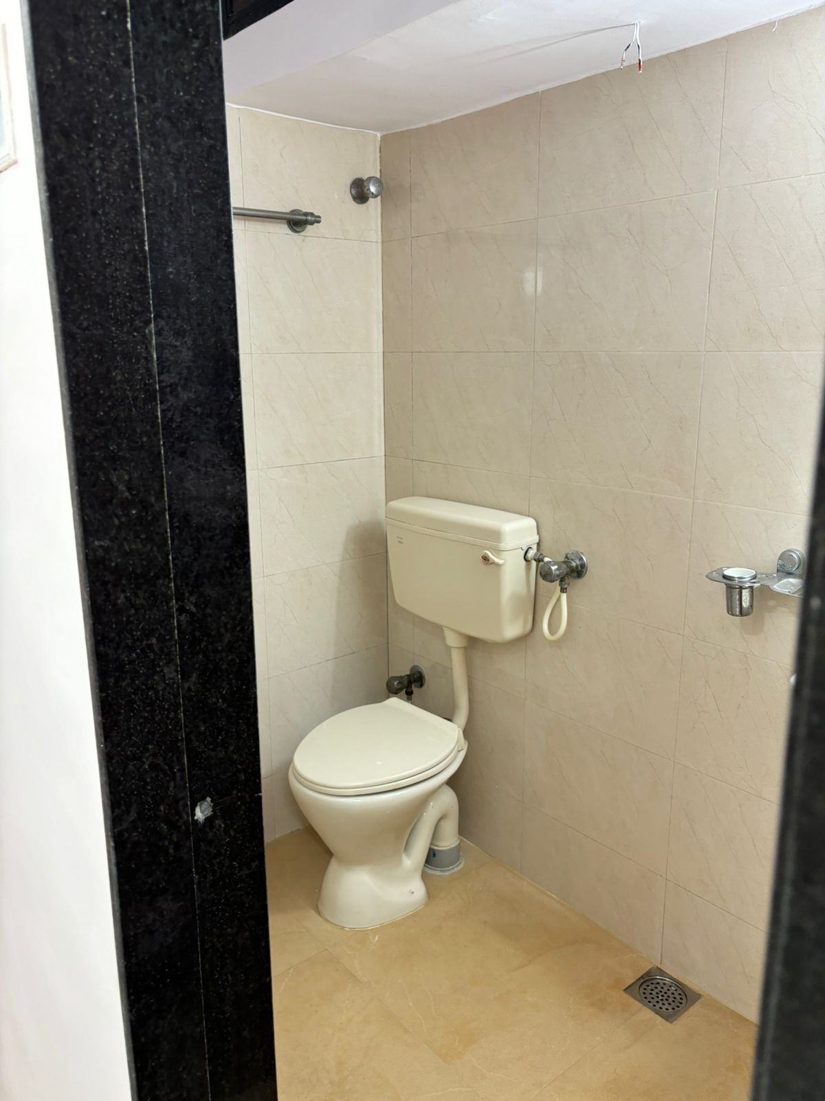 Resale 3 Bedroom 1907 Sq.Ft. Apartment in Maya Green Lotus Saksham, International Airport Road ...