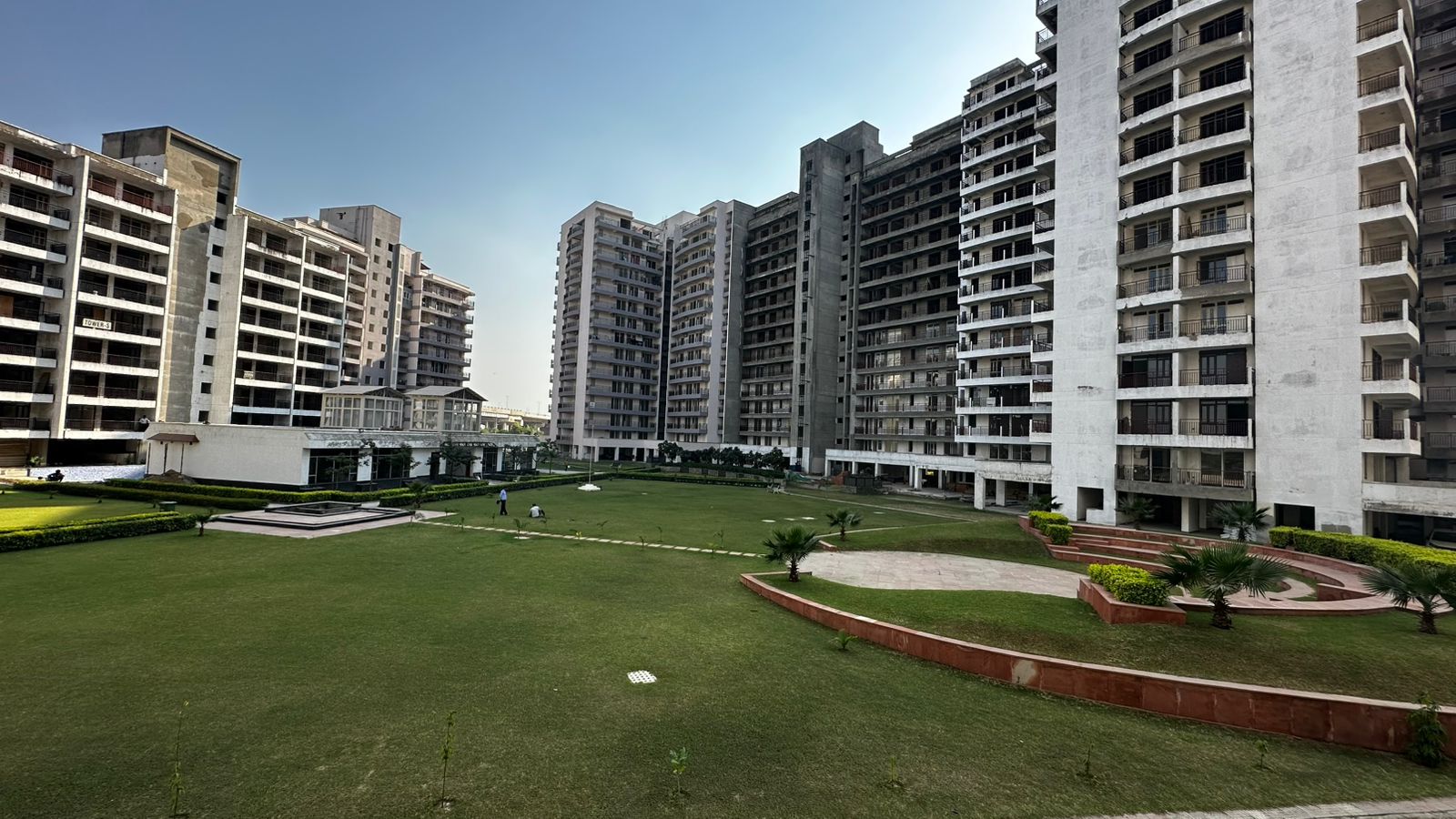 Resale 3 Bedroom 1550 Sq.Ft. Apartment in Cosmos Express 99, Sector 99 ...
