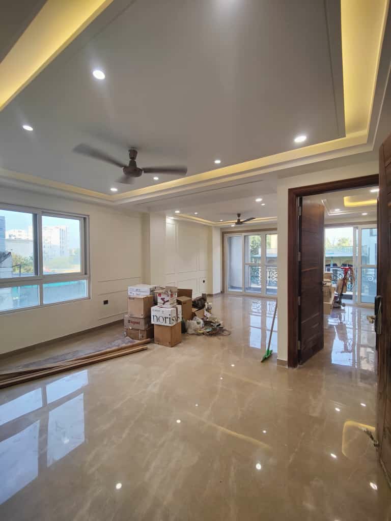 Resale 3 Bedroom 1350 Sq.Ft. Builder Floor in Janakpuri Delhi - 7760340