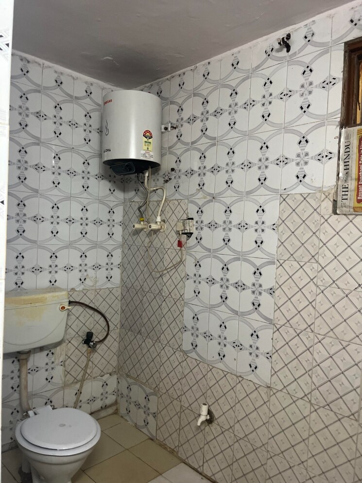 Rental 2 Bedroom 1250 Sq.Ft. Independent House in Sector 56 Noida - 7793641