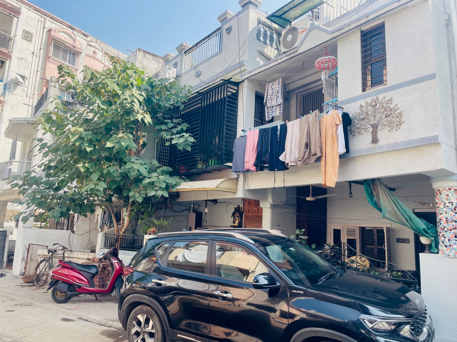 Resale 5 Bedroom 1800 Sq.Ft. Independent House in Bodakdev Ahmedabad ...