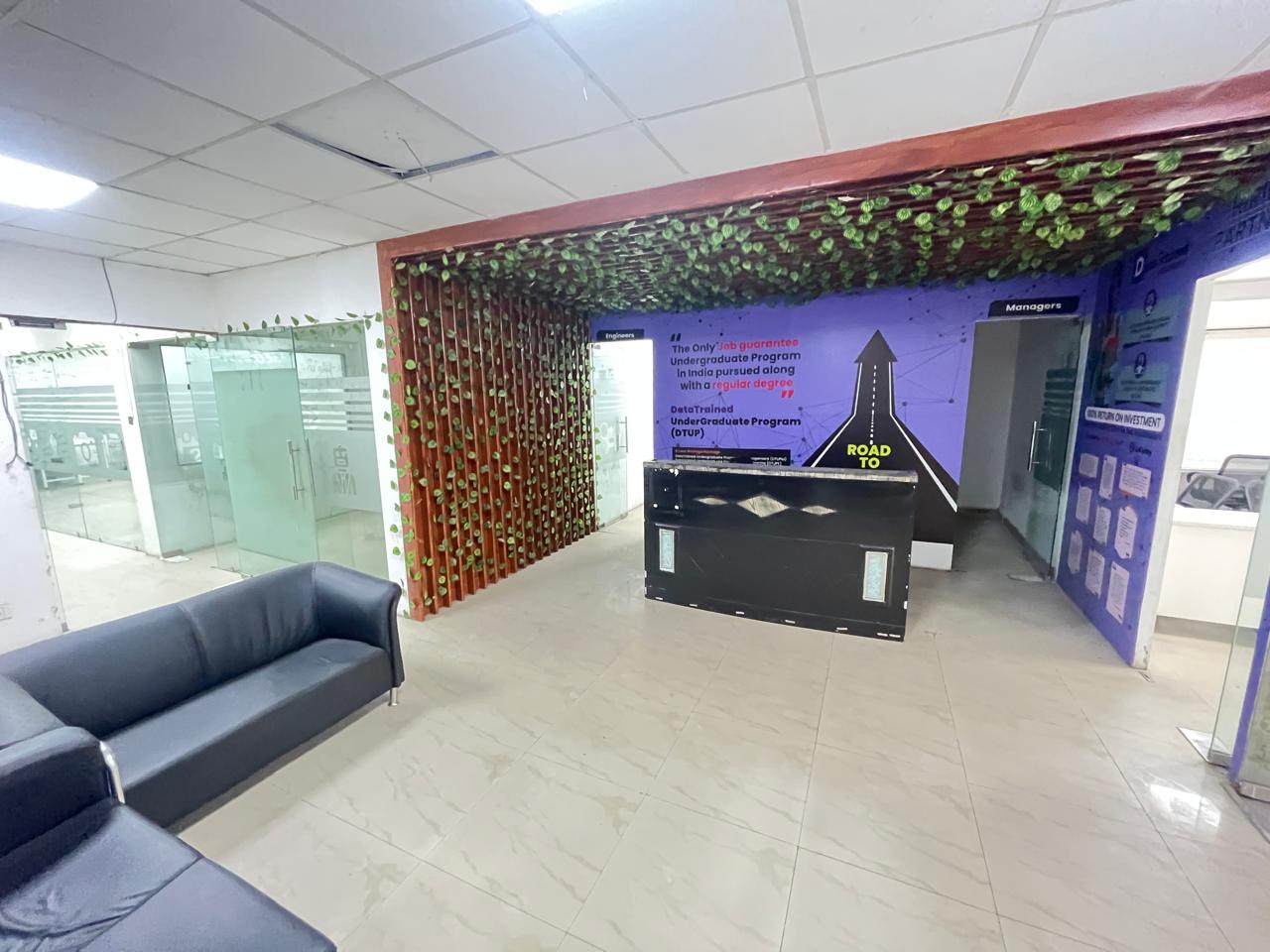 Rental Commercial Office Space 3000 Sq.Ft. in Sector 2 Noida - 7799906