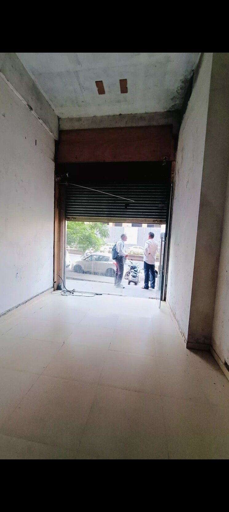 Rental Commercial Shop 500 Sq.Ft. in Dev Ashoka Apartment, Vartak Nagar ...