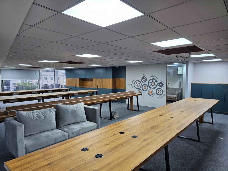 Rental Commercial Office Space 3000 Sq.Ft. in Shivajinagar Pune - 7823727
