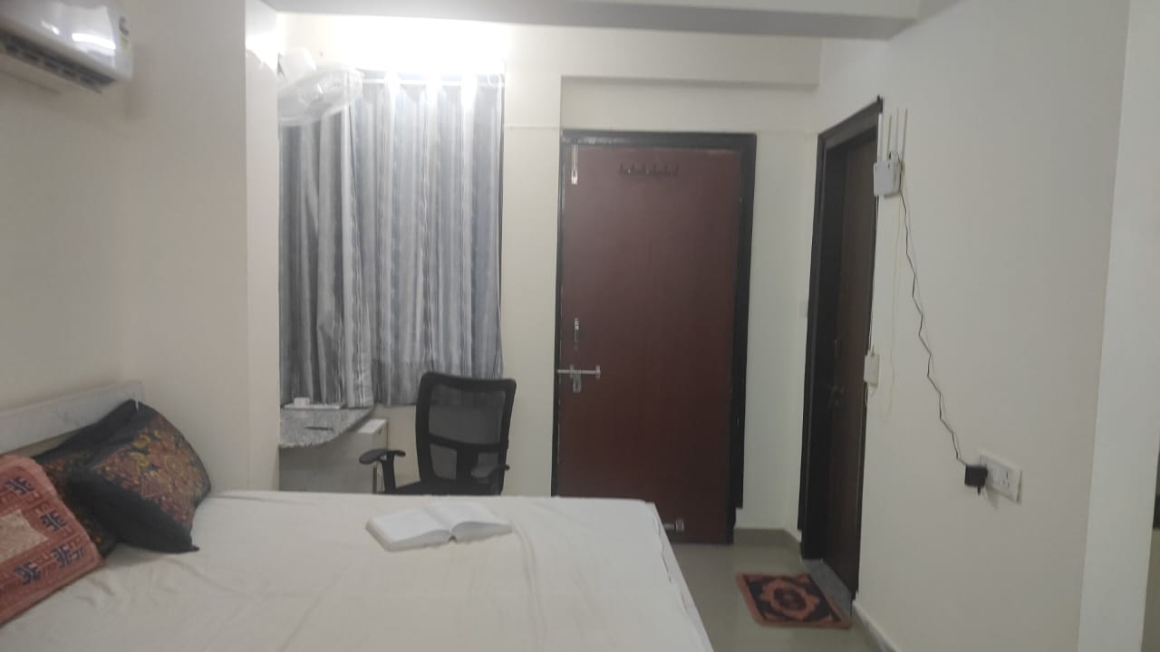 Rental 1 RK 350 Sq.Ft. Builder Floor in Sector 30 Gurgaon - 7827555