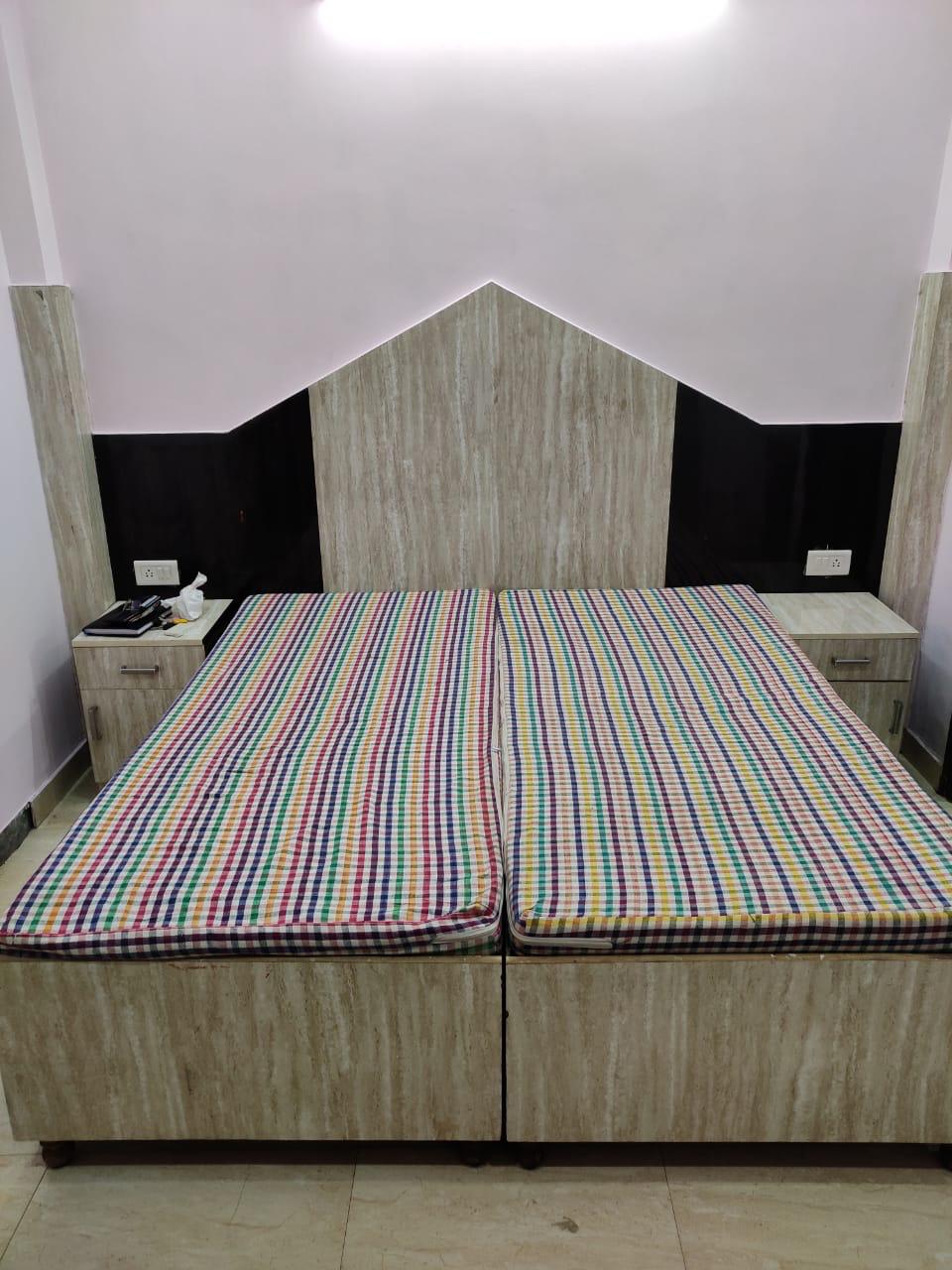 Rental 1 Bedroom 350 Sq.Ft. Independent House in Unitech Arcadia, South ...