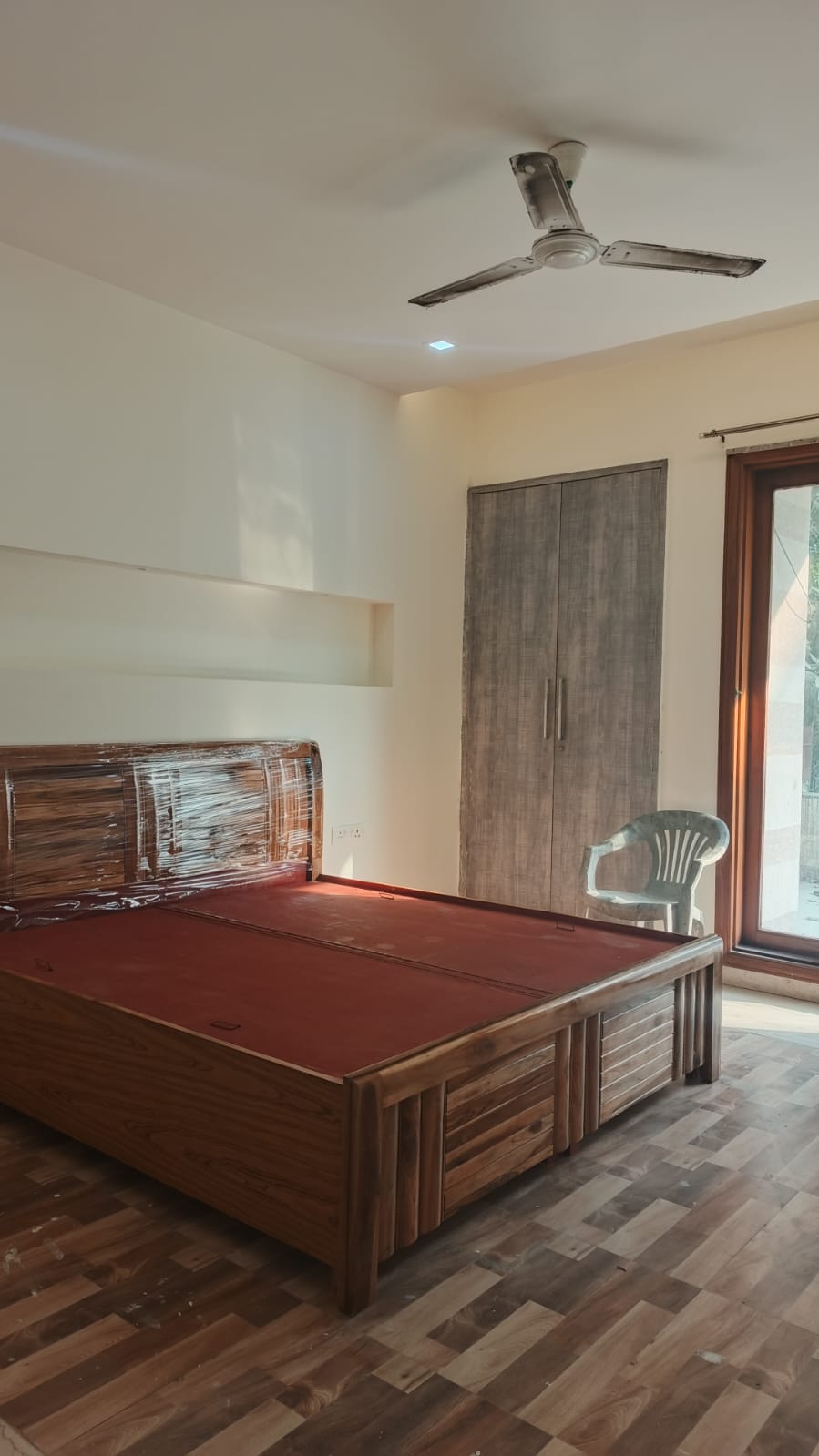 Rental 1 Bedroom 450 Sq.Ft. Independent House in Unitech Arcadia, South ...