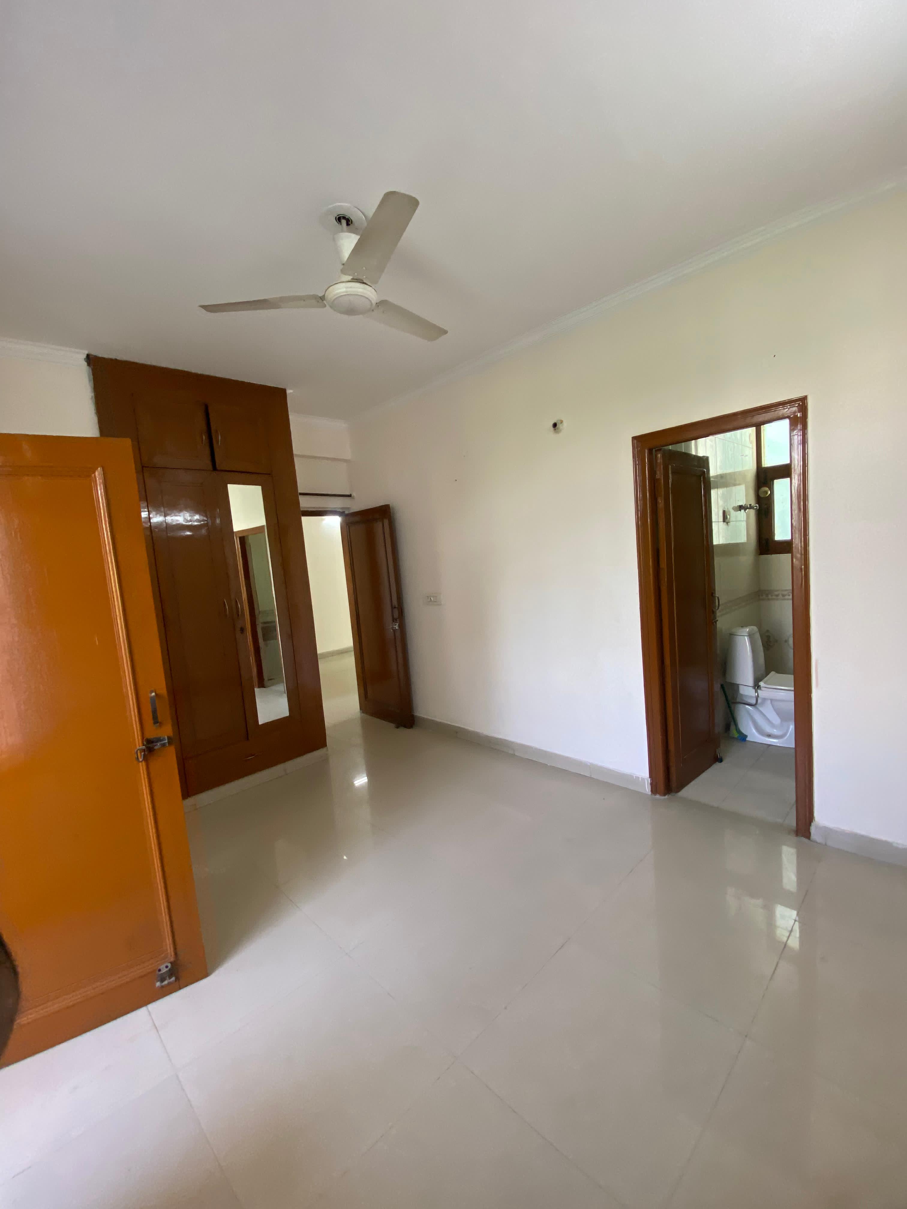 Rental 2 Bedroom 1300 Sq.Ft. Apartment in Penta Homes, Vip Road Zirakpur - 7857050