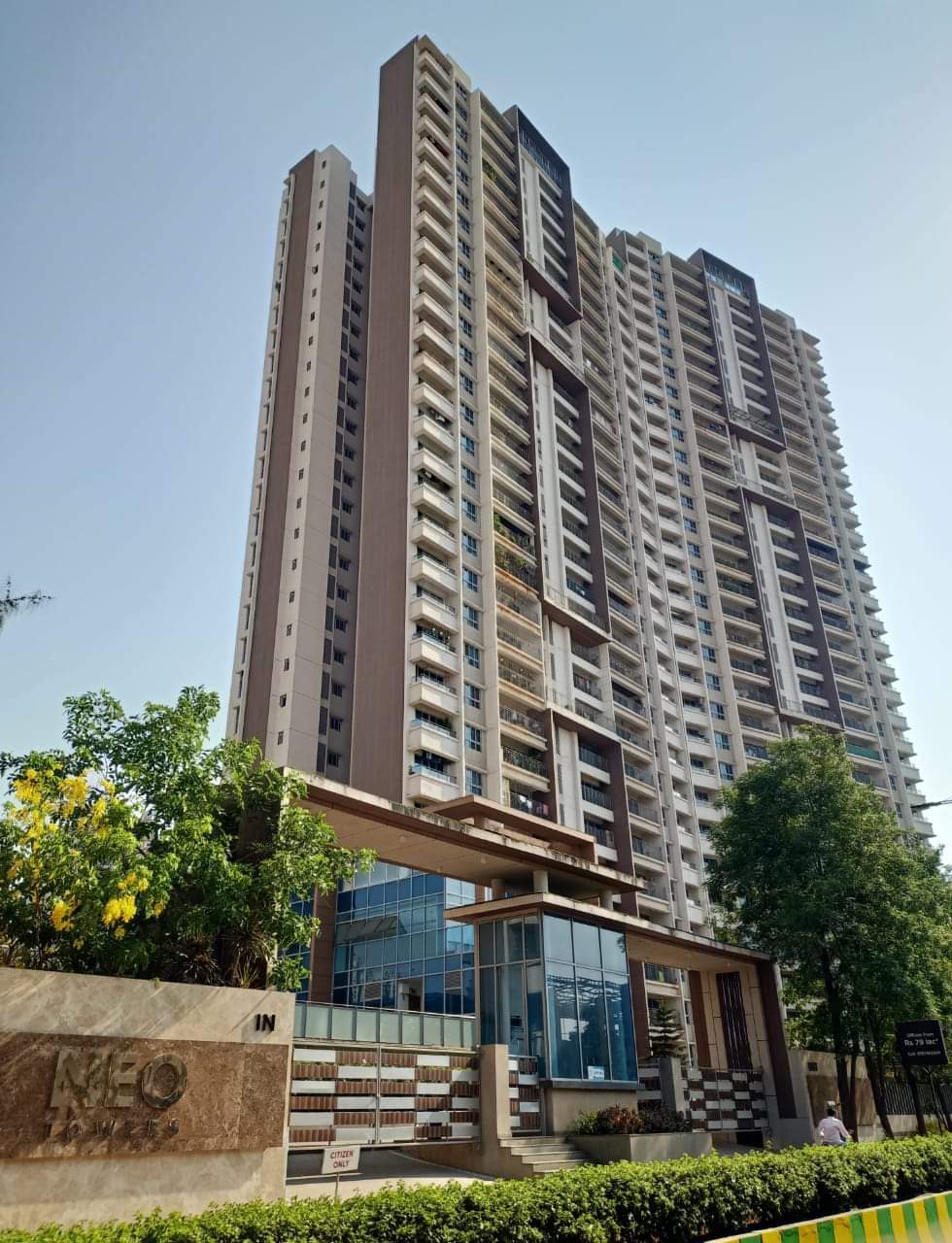 Rental 2 Bedroom 710 Sq.Ft. Apartment in Amanora Neo Towers, Hadapsar ...