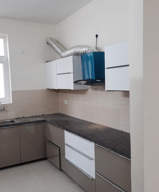 Rental 3 Bedroom 1200 Sq.Ft. Apartment in Nagla Road Zirakpur - 7889765