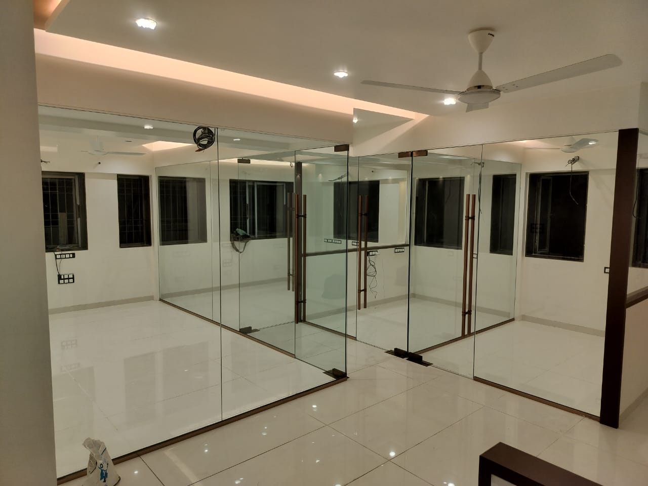 Rental Commercial Office Space 1300 Sq.Ft. in Mittal Tower Mumbai ...