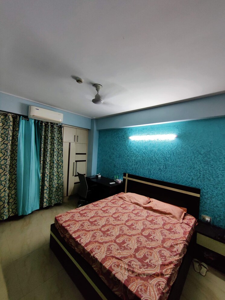 Rental 2 Bedroom 1075 Sq.Ft. Apartment in Supertech 34 Pavilion, Sector ...