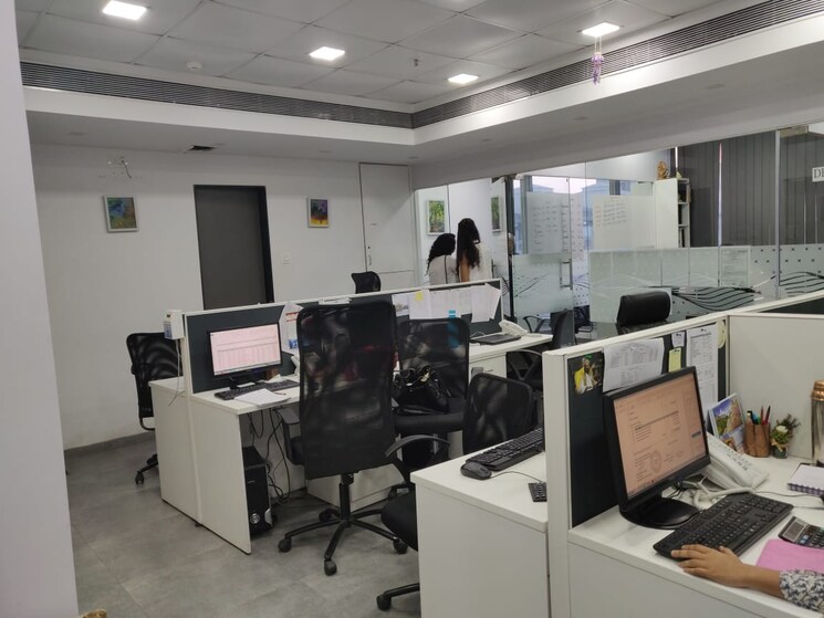 Rental Commercial Office Space 1550 Sq Ft In Omkar The Summit Business