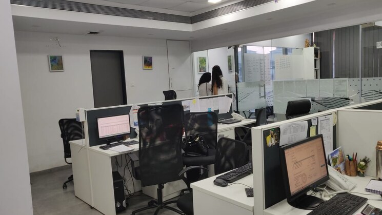 Rental Commercial Office Space 1550 Sq Ft In Omkar The Summit Business