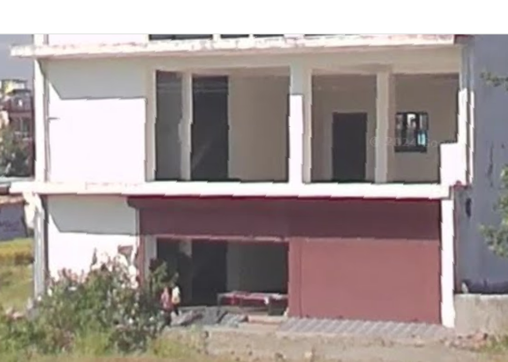 Rental Commercial Shop 1800 Sq.Ft. in Resham Majri Grant Dehradun - 7921413