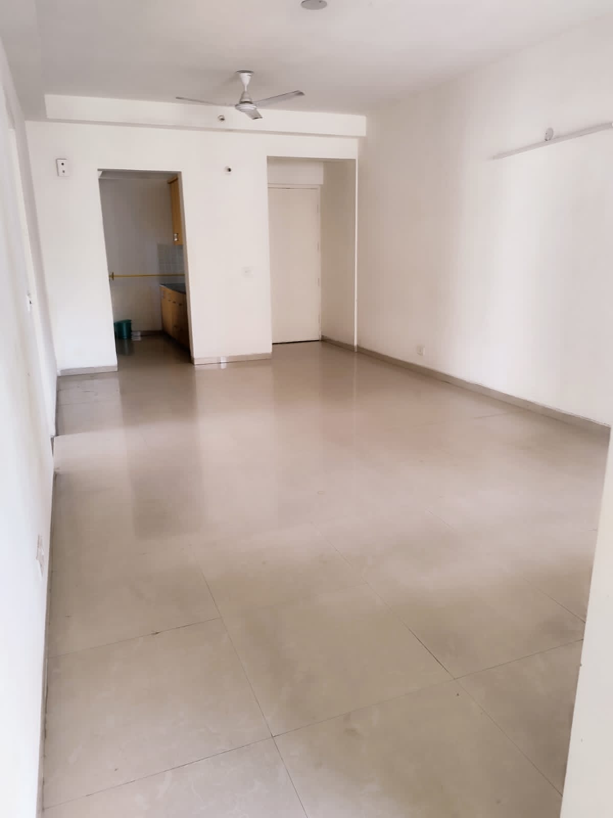 Rental 2 Bedroom 950 Sq.Ft. Apartment in Jaypee Greens Kosmos, Sector ...