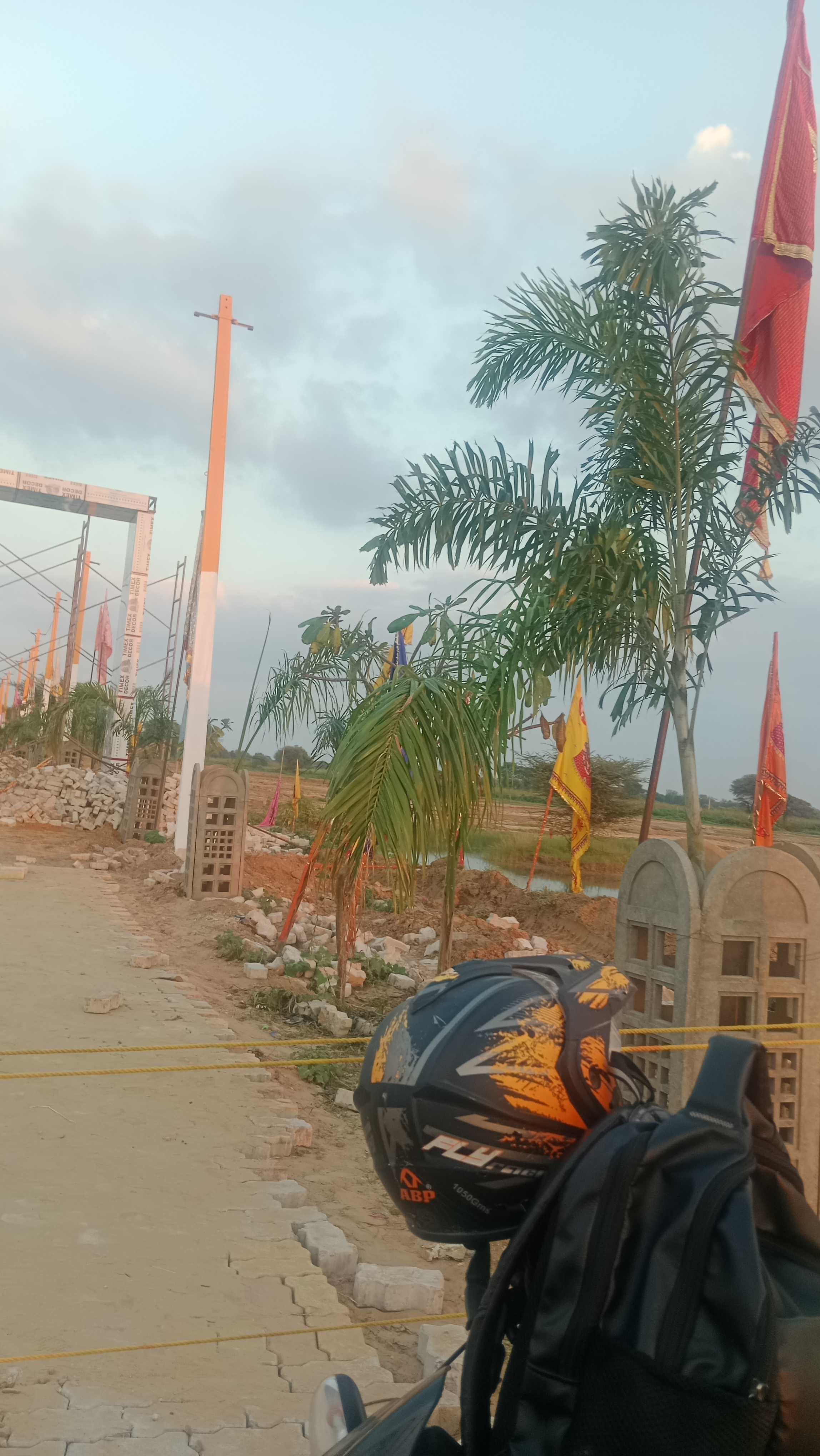 Resale 100 Sq.Yd. Plot in Palsana Road Sikar - 7959221