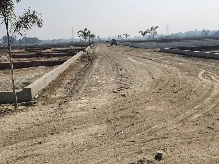 Rental Commercial Land 1000 Acre in Amar Shaheed Path Lucknow - 4447501