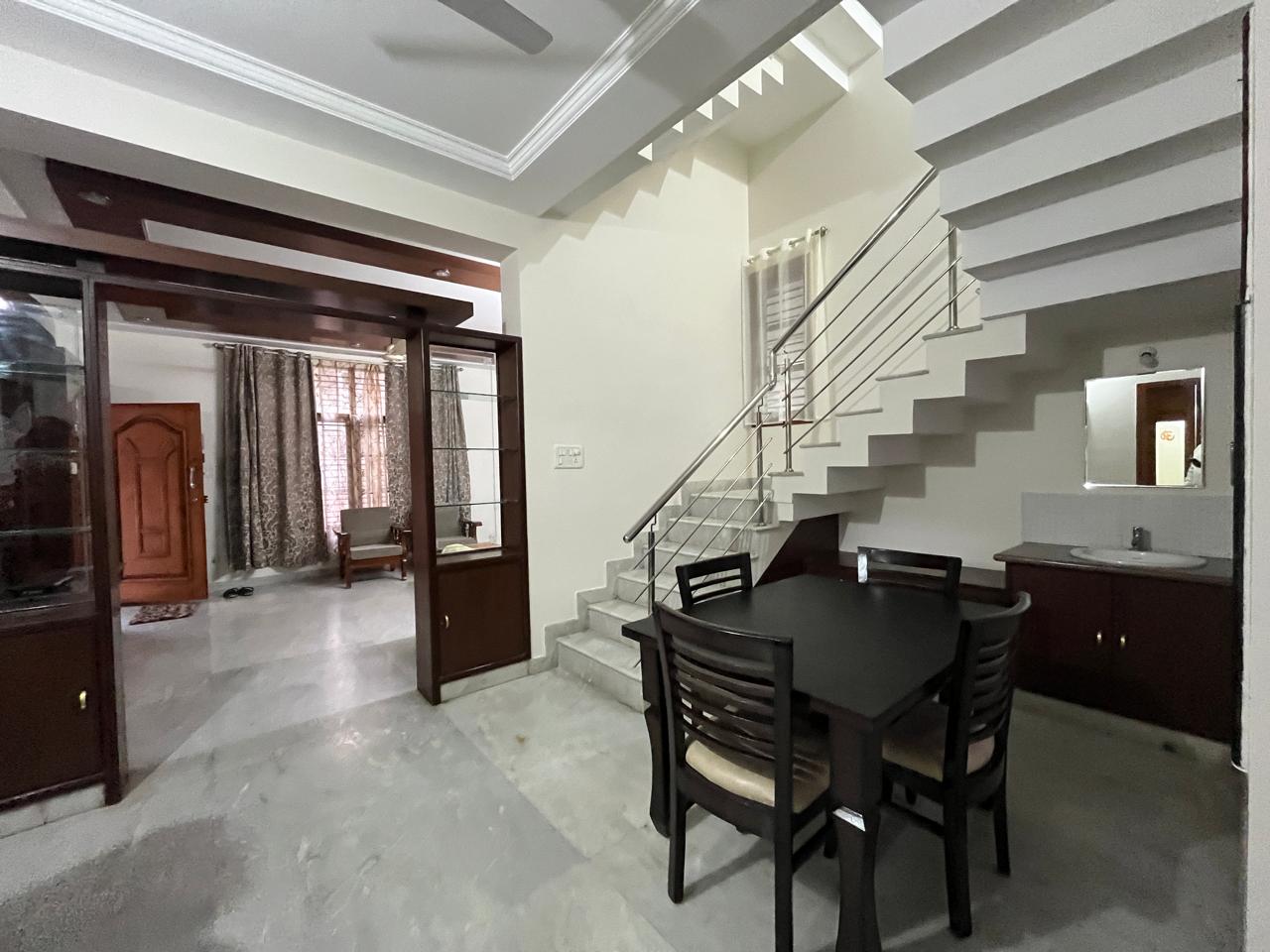 Rental 4 Bedroom 3275 Sq.Ft. Villa in Hsr Layout Bangalore - 7996088