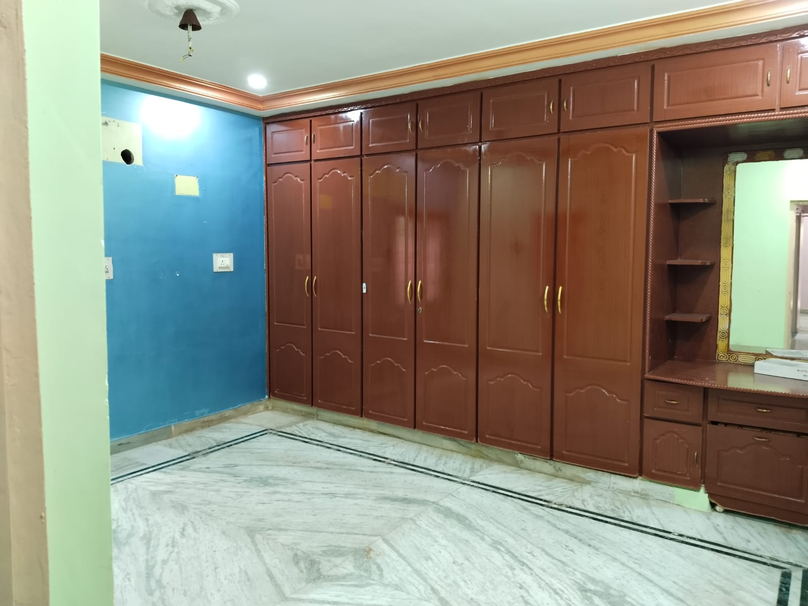 Resale 6 Bedroom 3400 Sq.Ft. Independent House in Vijayawada One Town Vijayawada - 8000192