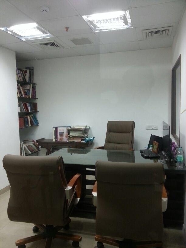 Rental Commercial Office Space 2300 Sq.Ft. in Sector 18 Gurgaon - 8000379