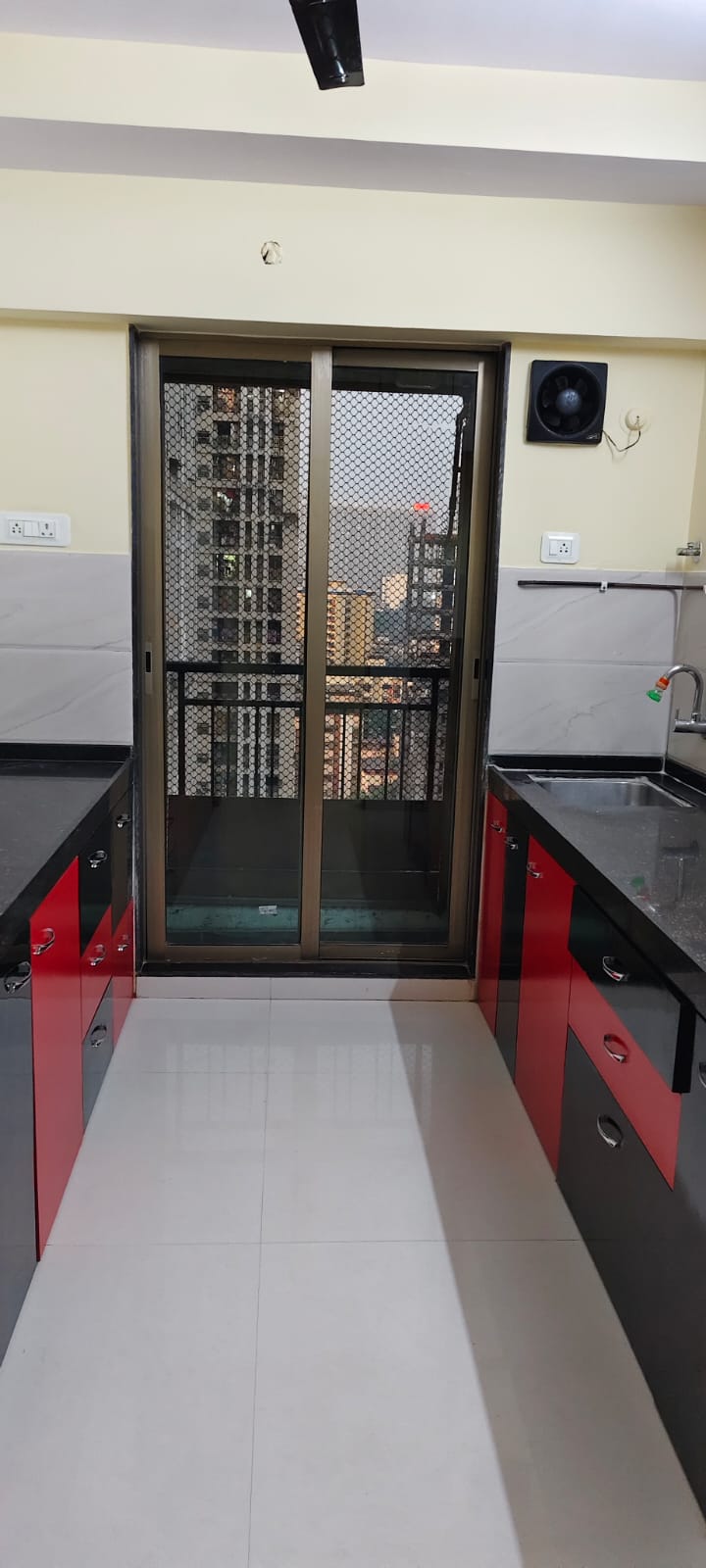 Rental 1.5 Bedroom 550 Sq.Ft. Apartment in Kores Tower, Vartak Nagar ...