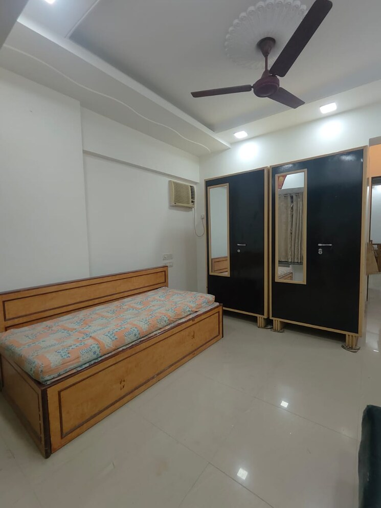 Rental 2 Bedroom 975 Sq.Ft. Apartment in Lok Upvan Apartment Phase 2 ...