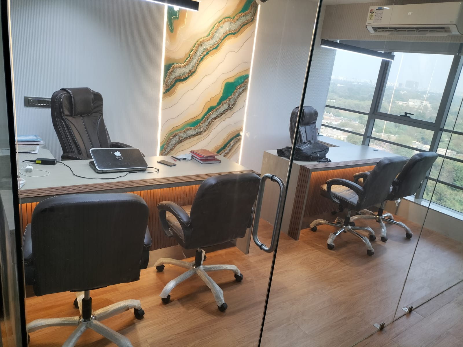 Rental Commercial Office Space 750 Sq.Ft. in Swati Trinity, Shela ...