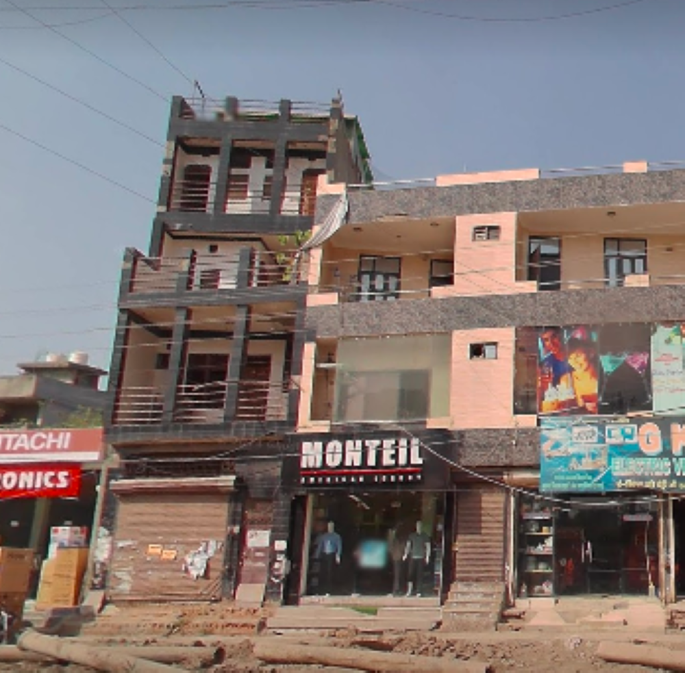 Rental 3 Bedroom 1200 Sq.Ft. Builder Floor in Migsun Rohini Central, Rohini Sector 22 Delhi ...