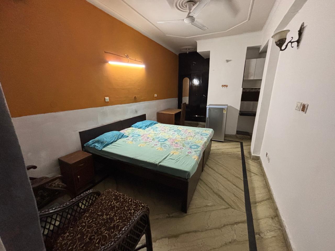 Rental 1 RK 550 Sq.Ft. Builder Floor in Eldeco Ananda, Sector 48 Noida ...