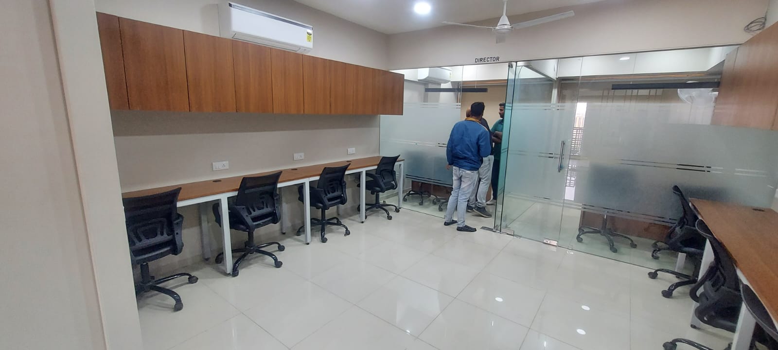 Rental Commercial Office Space 850 Sq.Ft. in Rajoda Ahmedabad - 8035332