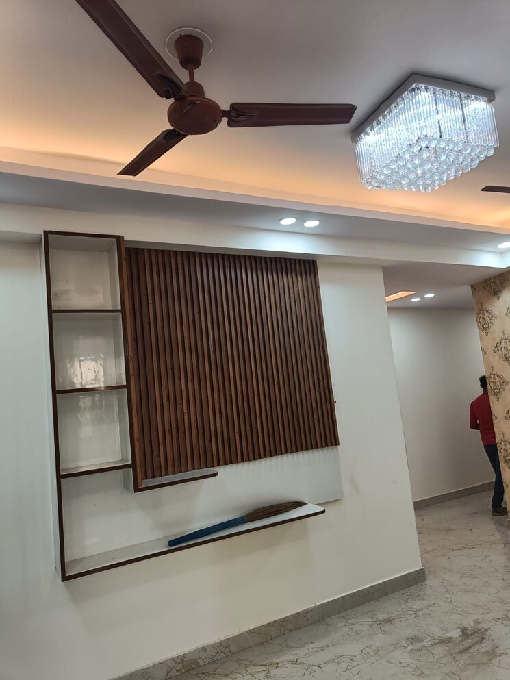 Resale 1 Bedroom 550 Sq.Ft. Builder Floor in Sector 72 Noida - 8051613