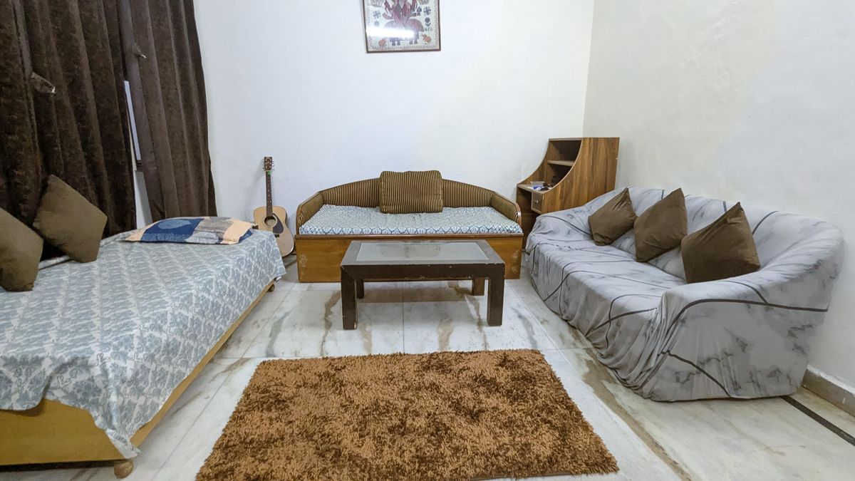 Rental 2 Bedroom 1800 Sq.Ft. Independent House in Ansal Plaza Sector-23 ...