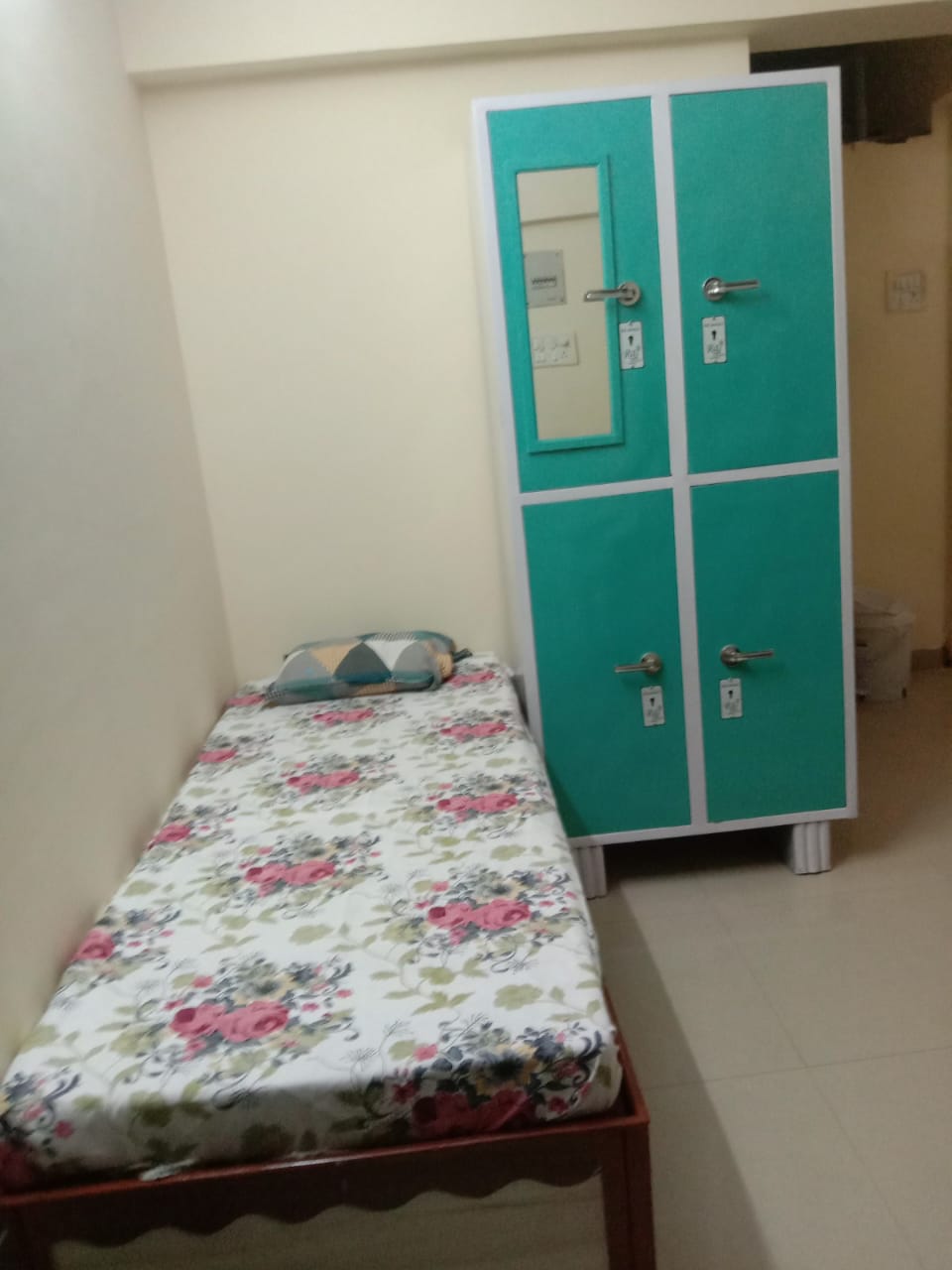 Dadar West Pg for Boys, Hostels in Dadar West, Mumbai - 8073095