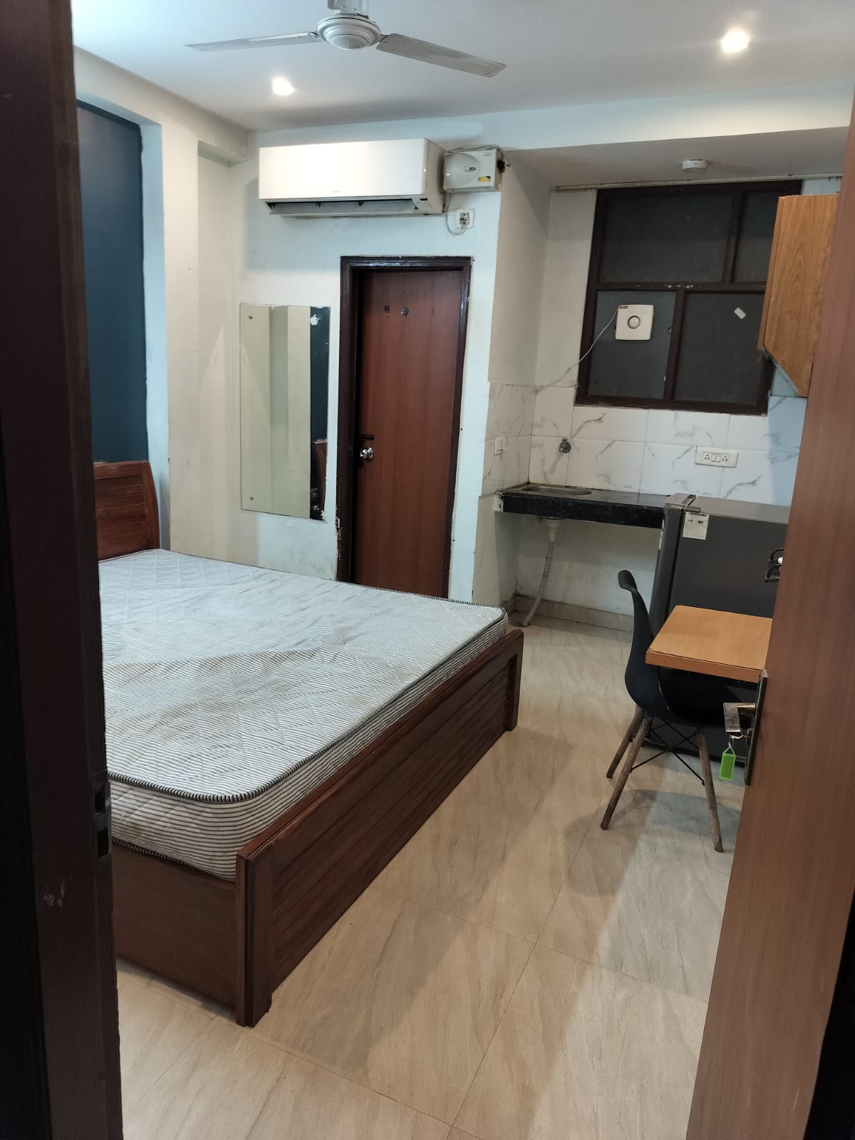 Rental 1 RK 30 Sq.Yd. Apartment in DLF City Phase III, Sector 24 ...