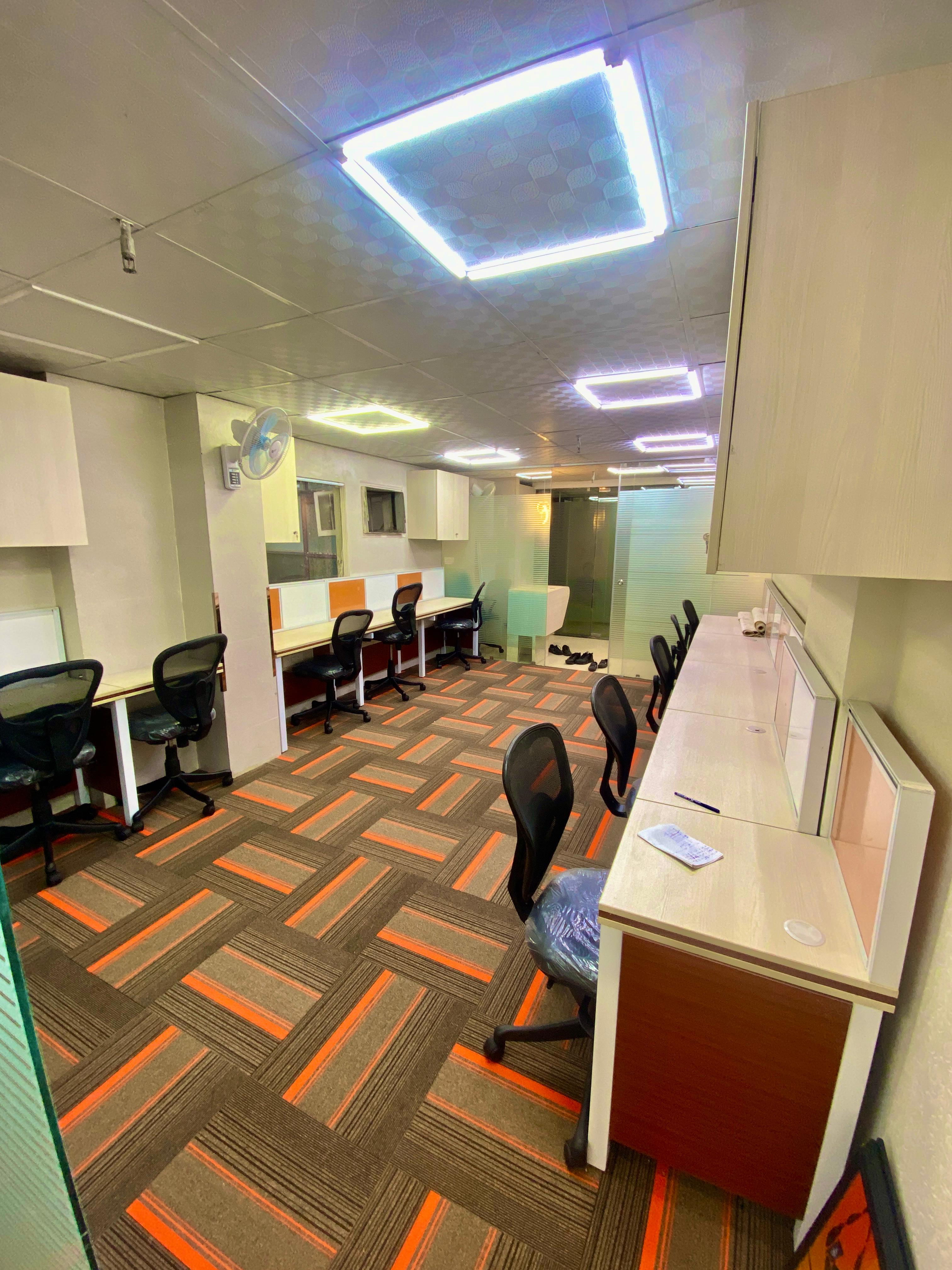 Rental Commercial Office Space 900 Sq.Ft. in Shipra Krishna Azure ...