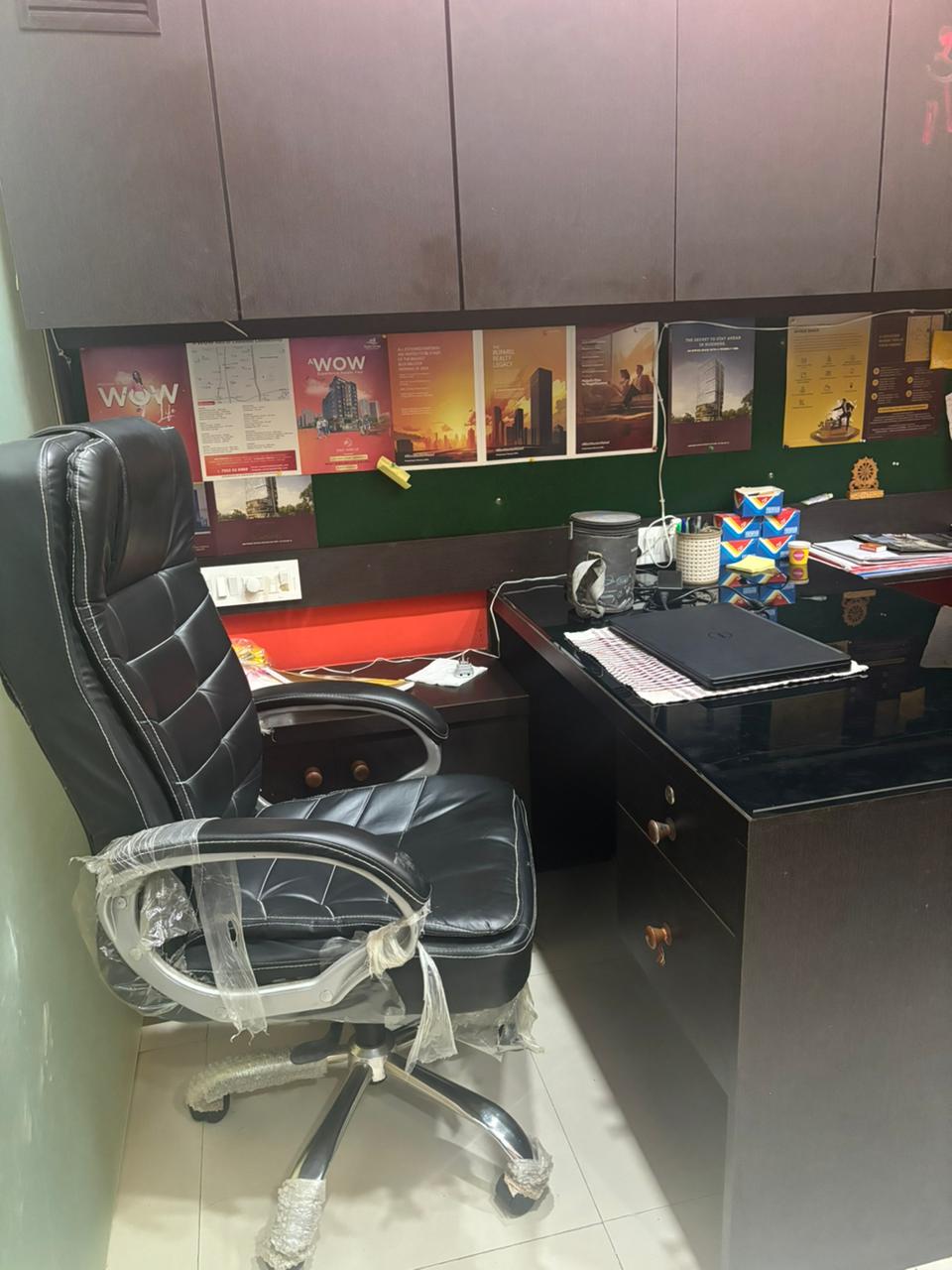Rental Commercial Office Space 200 Sq.Ft. in Express Zone, Malad East ...