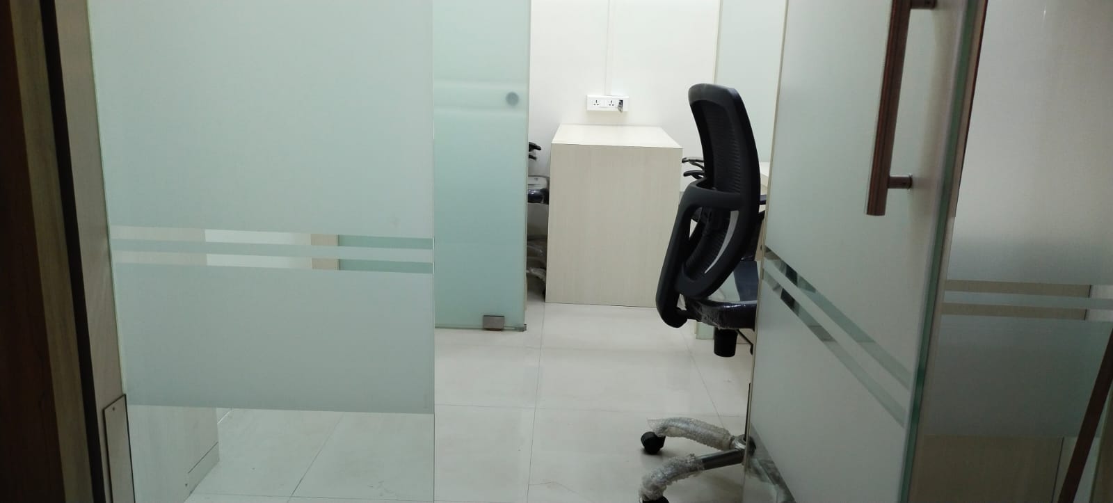 Rental Commercial Office Space 101 Sq.Ft. in Express Zone, Malad East ...