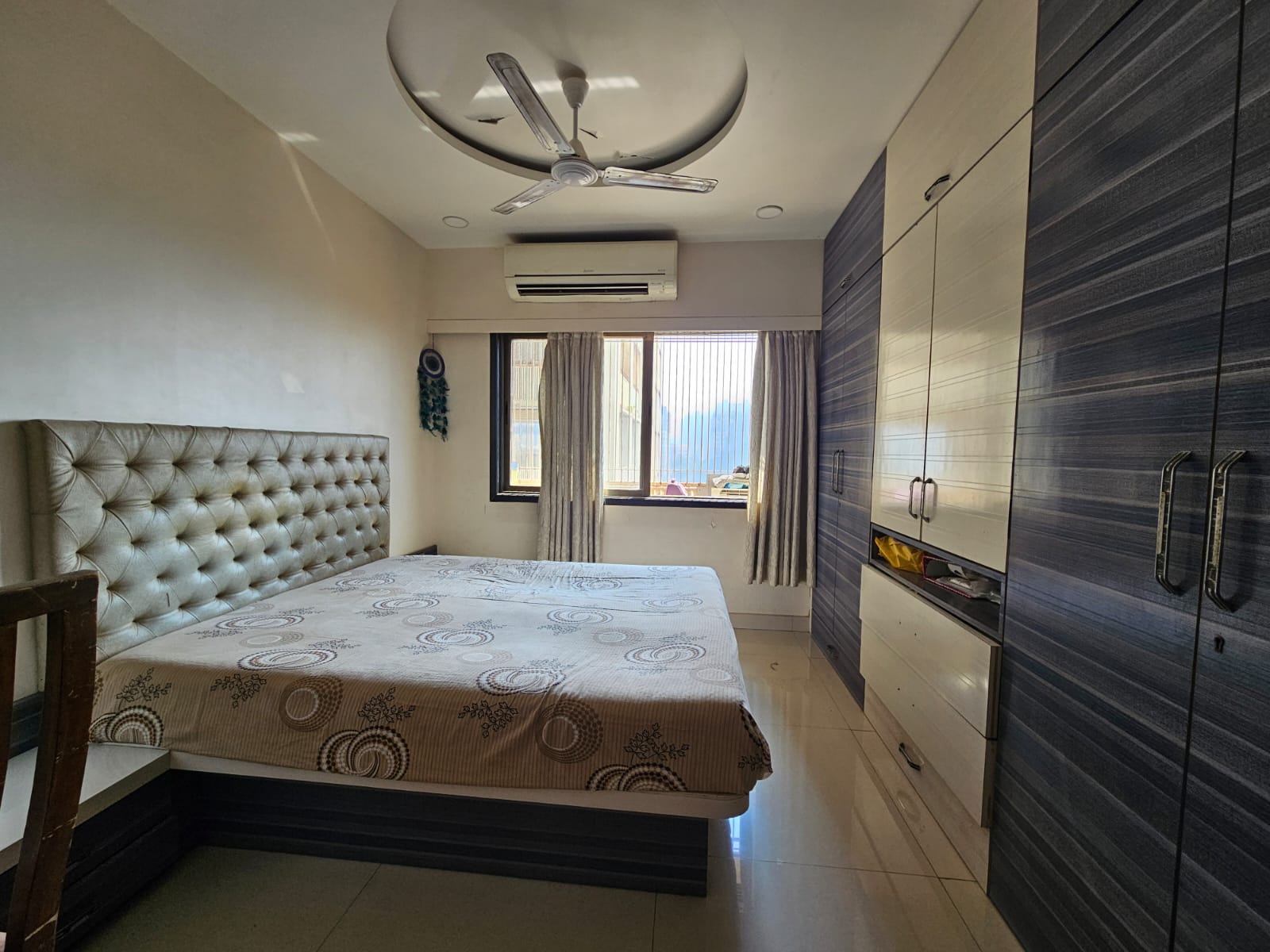 Rental 2 Bedroom 850 Sq.Ft. Apartment in Utopia Garden Grove Mall, Borivali West Mumbai - 8490360