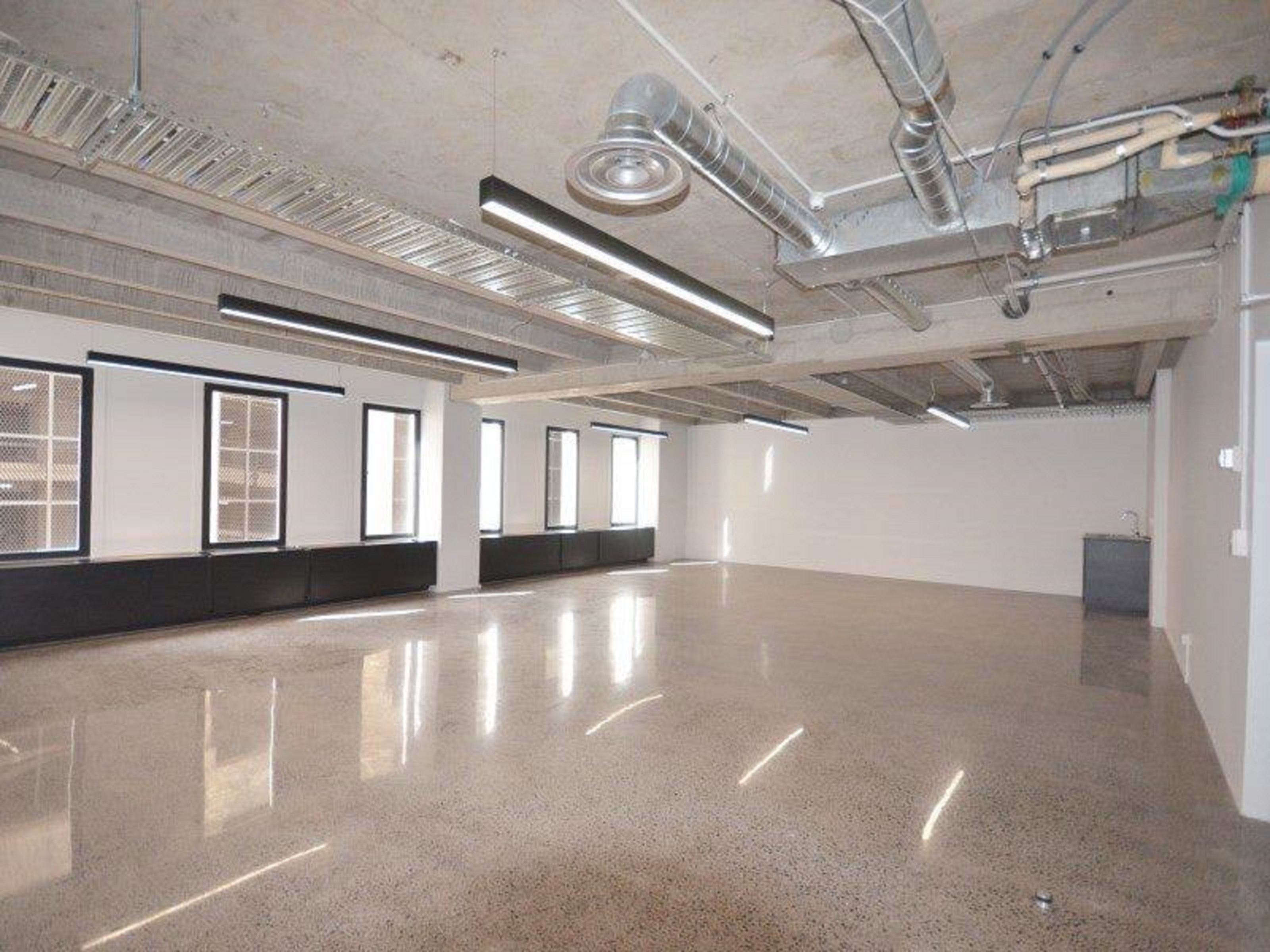 Rental Commercial Showroom 5000 Sq.Ft. in Sector 48 Gurgaon - 8150641