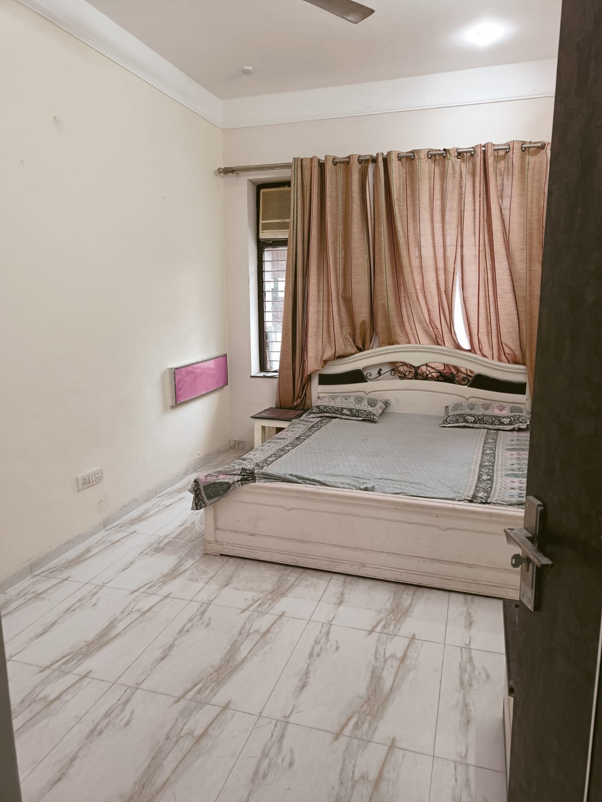 Rental 3 Bedroom 300 Sq.Mt. Builder Floor in Ultima 107, Sector 104 Noida - 8153895