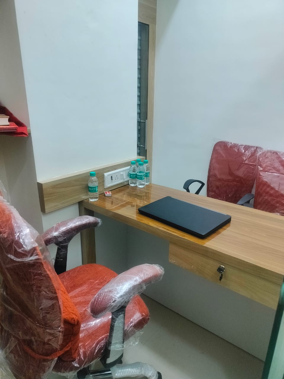 Rental Commercial Office Space 250 Sq.Ft. in Express Zone, Malad East ...